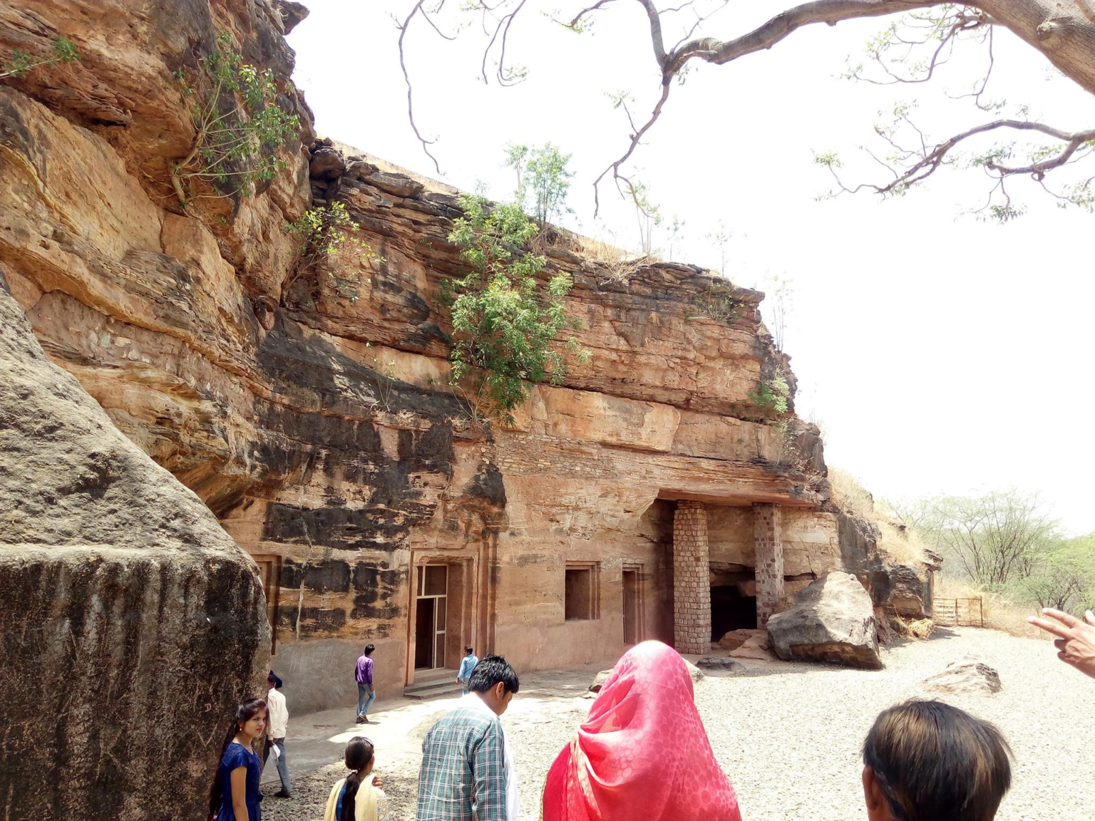 मध्य प्रदेश की 10 प्रसिद्ध प्राचीनतम गुफाएं/ 10 Famous Oldest Caves of ...