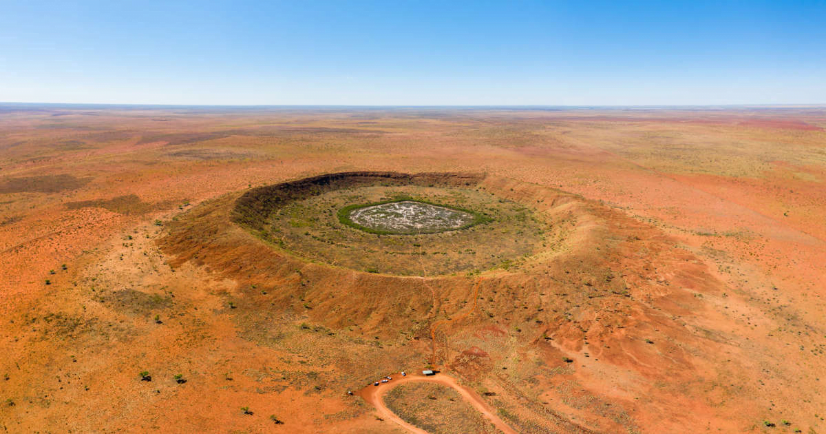 पृथ्वी पर उल्कापिंडों द्वारा बनाया गया गड्ढा/ Crater Create By ...